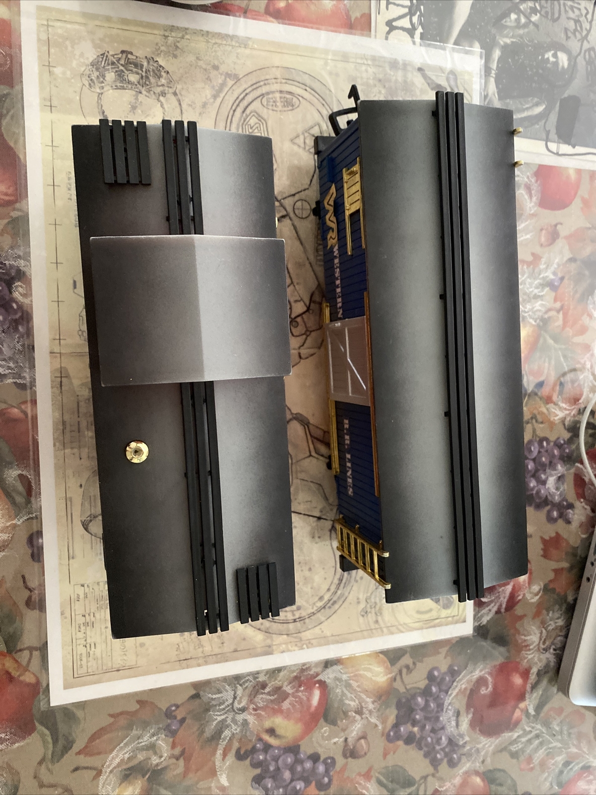 New Bright Train Blue Box Car Red Caboose Western RR Lines Railroad Car ...