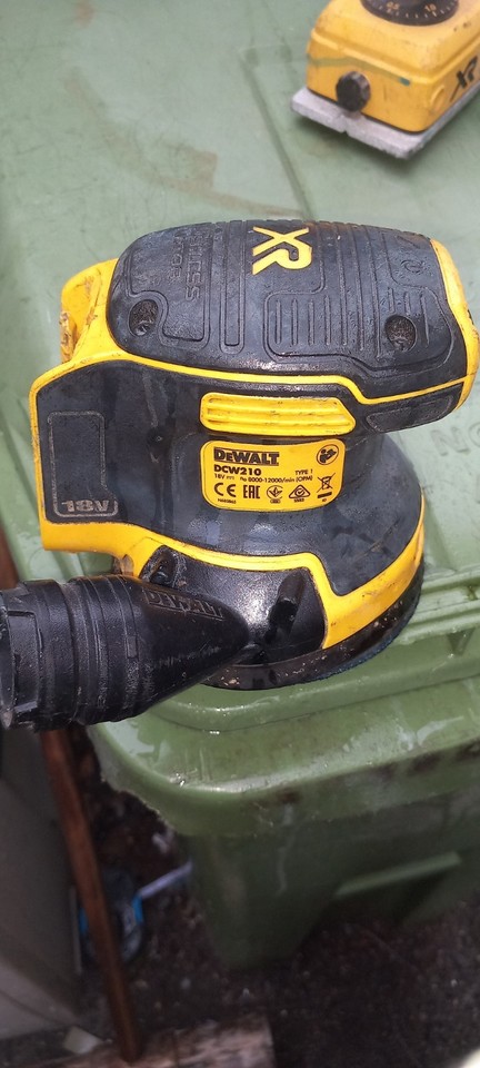 DeWalt DCW210 18 Volt Palm Sander. Good Working Order and in Good ...