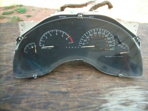 1998-2003 PONTIAC GRAND PRIX SPEEDOMETER INSTRUMENT CLUSTER GAUGES W ...