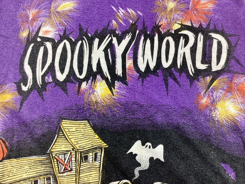 Vintage Spooky World T-Shirt Horror Theme Park Halloween Haunted All ...