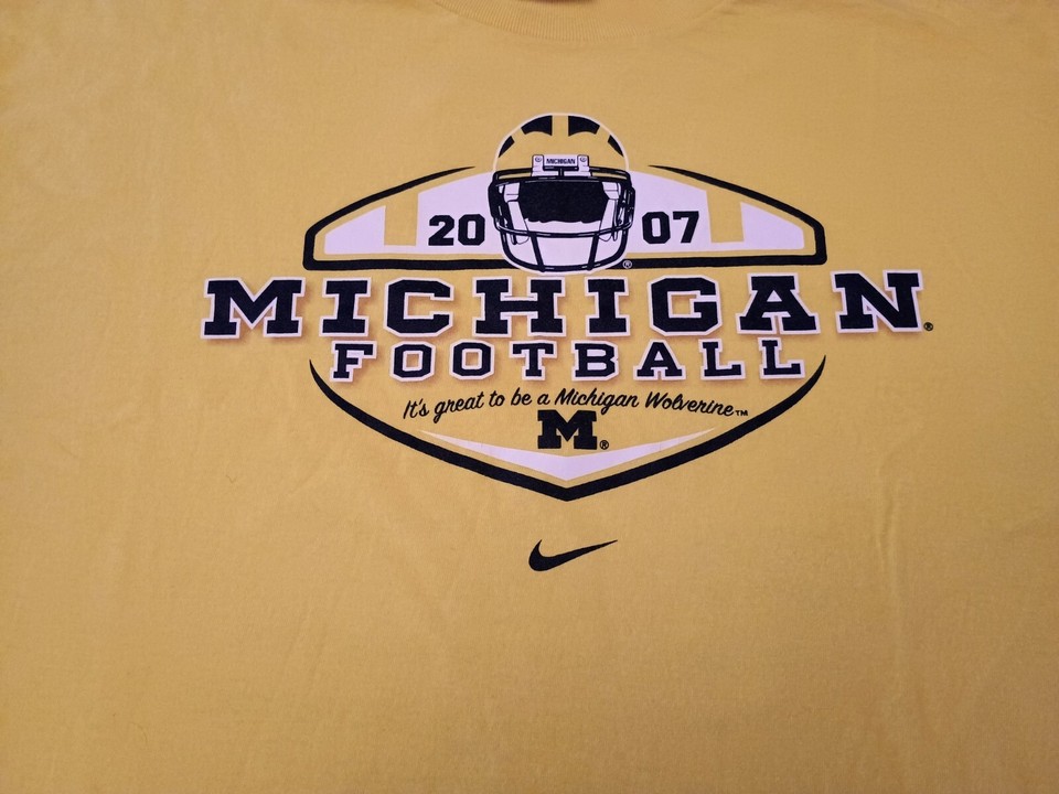 Vintage Michigan Football Ann Arbor The Team The Team The Team T-Shirt ...
