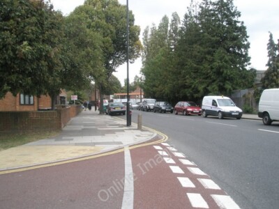 Photo 6x4 Junction of Park Avenue and Avenue Road Southall c2009 | eBay UK
