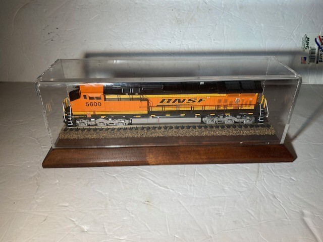 BNSF 5600 locomotive HO scale 2010 EMPLOYEE AWARD cover Mainline Models ...