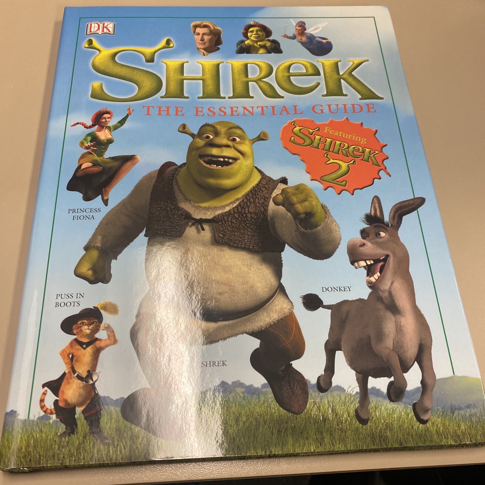 Shrek : The Essential Guide by Dorling Kindersley Publishing Staff and ...