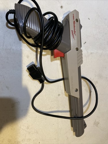 Gray Nintendo 1985 Zapper Gun Model No. NES-005 | eBay
