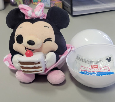Zuru NEW Snackles Disney 5" Capsule Stuffed Animal Minnie Mouse | eBay