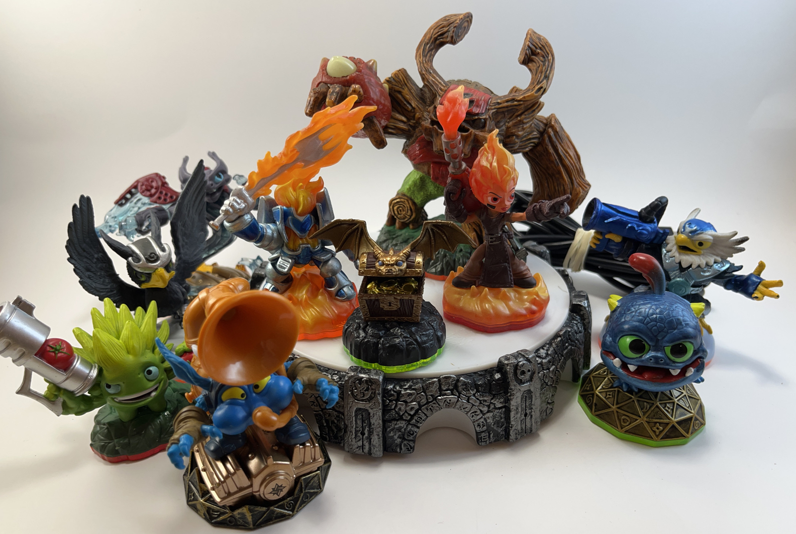 Activision Skylanders Action Figures Lot of 10 Mixed pieces! 1 Portals ...