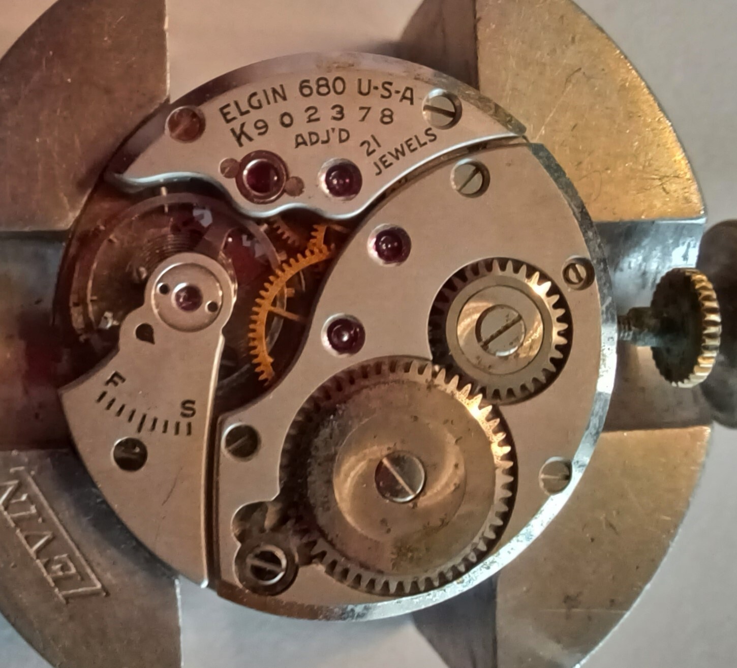 ELGIN 680 21 Jewel Watch Movement - Gem