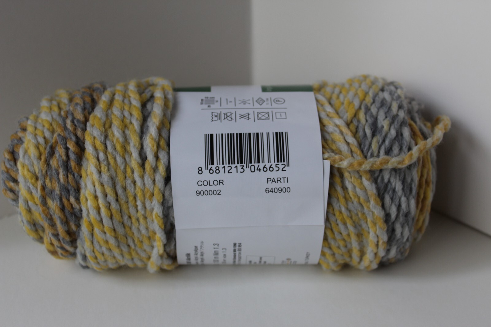 Twist Yarn - self patterning- sold per skein- 4 colors- Bulky 5 | eBay