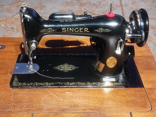 1949 Singer Sewing Machine Model 66 in cabinet, great shape | eBay