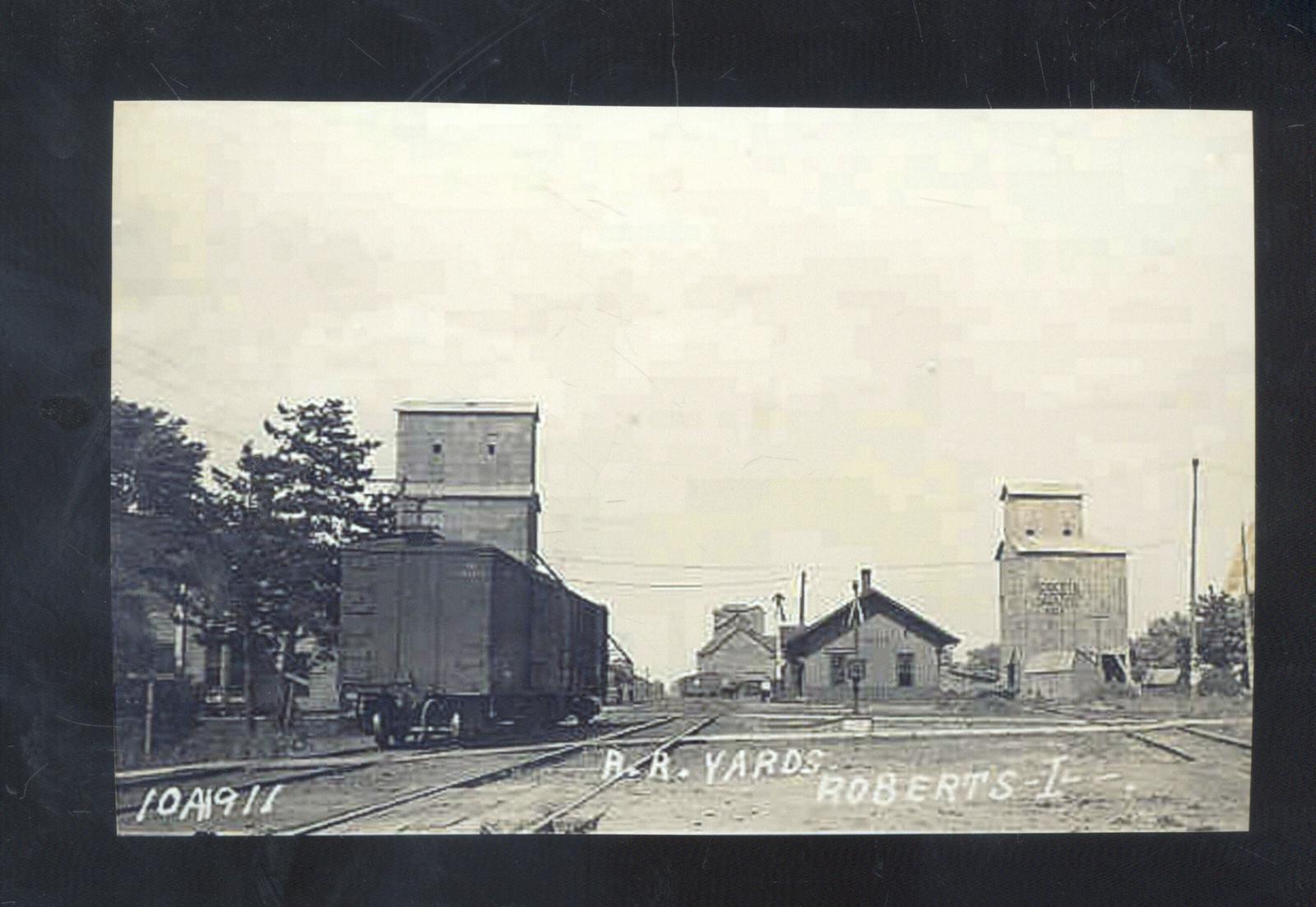 REAL PHOTO ROBERTS ILLINOIS RAILROAD DEPOT TRAIN STATION POSTCARD COPY ...