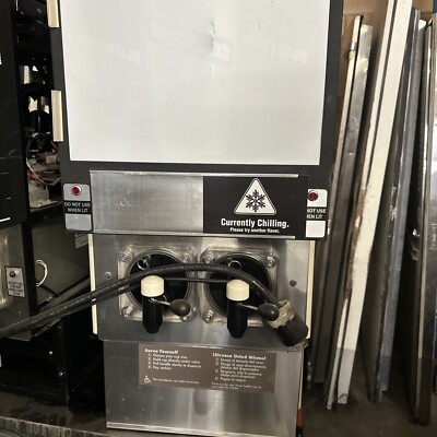 Slushy/Frozen/Slurpee Carbonated Beverage Machine- Model FBD562 . 2 ...