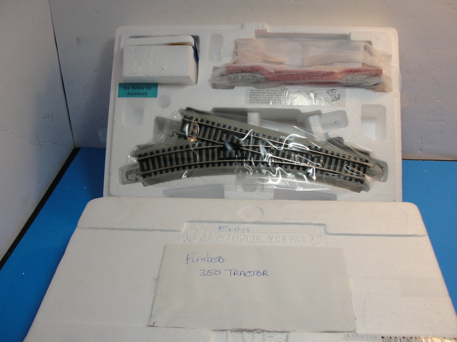 NEW Hawthorne Village Bachmann Depressed Flatbed with Farmall H Tractor ...