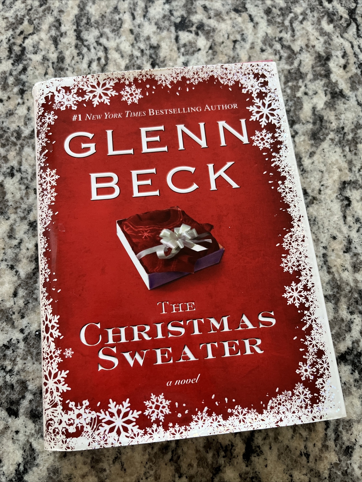 The Christmas Sweater by Kevin Balfe, Glenn Beck and Jason Wright (2008 ...