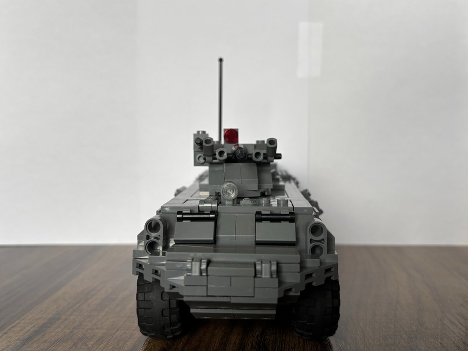 Lego Brickmania Btr 80 Moc With 4 Minifigures | eBay