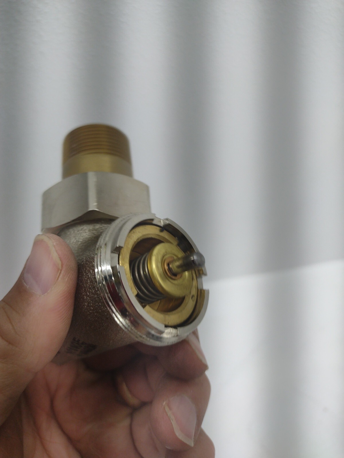 HONEYWELL Thermostatic Radiator Valve Size 1 In. V110E1020 for sale ...