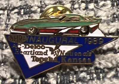 1989 1ST AC DELCO NATIONALS TOPEKA NHRA DRAG RACING EVENT HAT PIN LAPEL ...