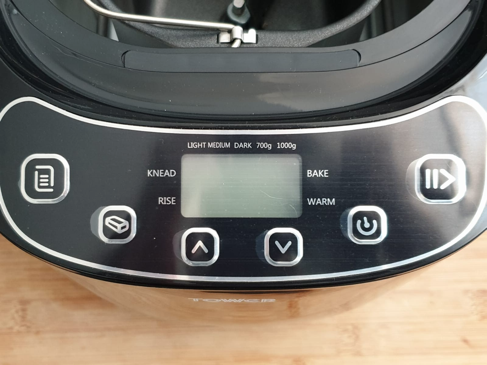 Tower T11003 Digital Bread Maker 550W - 12 Programs Inc. Gluten Free ...