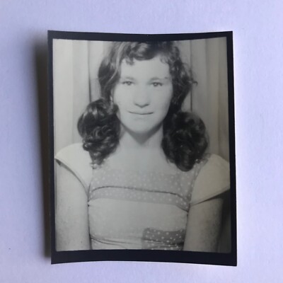 Snapshot Photo original vintage photomaton photobooth portrait femme ...