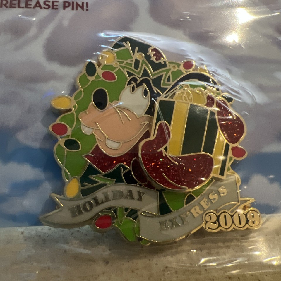 Goofy Disney World Holiday Express 2009 Christmas Lapel Pin | eBay