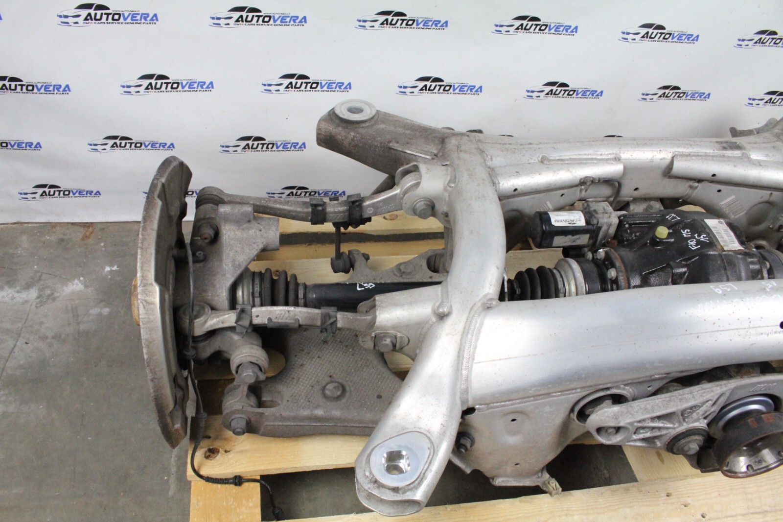 BMW F10 M5 F06 M6 REAR AXLE COMPLETE DIFFERENTIAL SUBFRAME DRIVESHAFTS ...