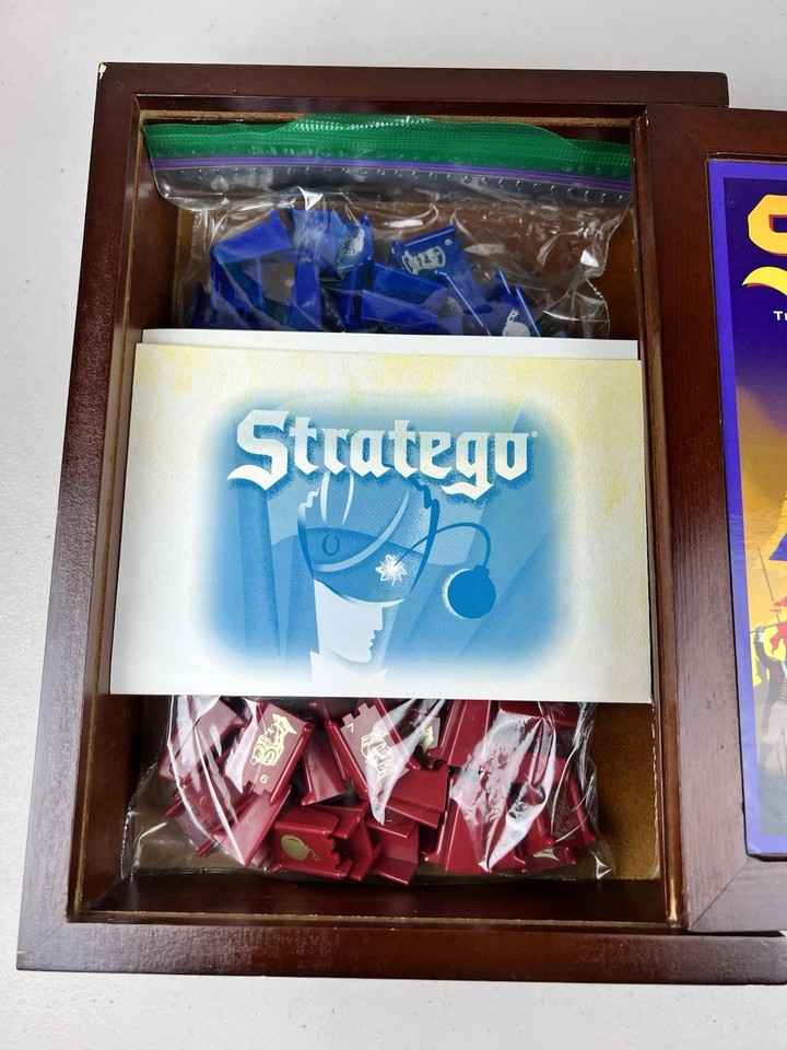 Stratego Vintage Game Collection COMPLETE Hasbro 2009 Capture Flag ...