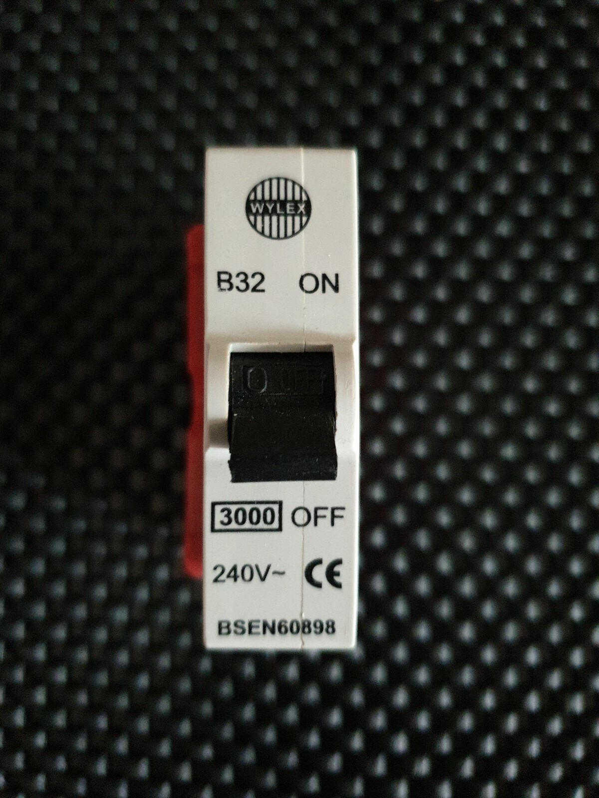 WYLEX B32 32AMP REPLACEMENT MCB FOR RE-WIRABLE FUSE*VERY GOOD CONDITION ...