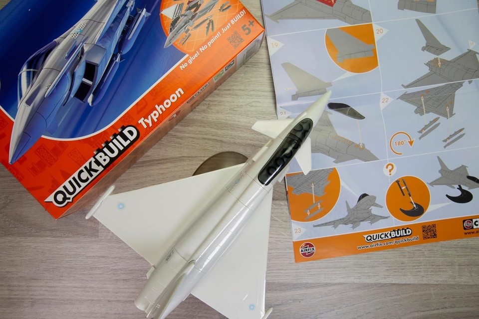 Airfix QUICK BUILD Eurofighter Typhoon Snap Together Plastic Model Kit ...