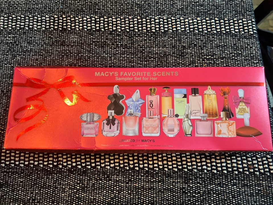Holiday Macys 18-Pc. Favorite Scents Sampler Discovery Gift Set For Her ...