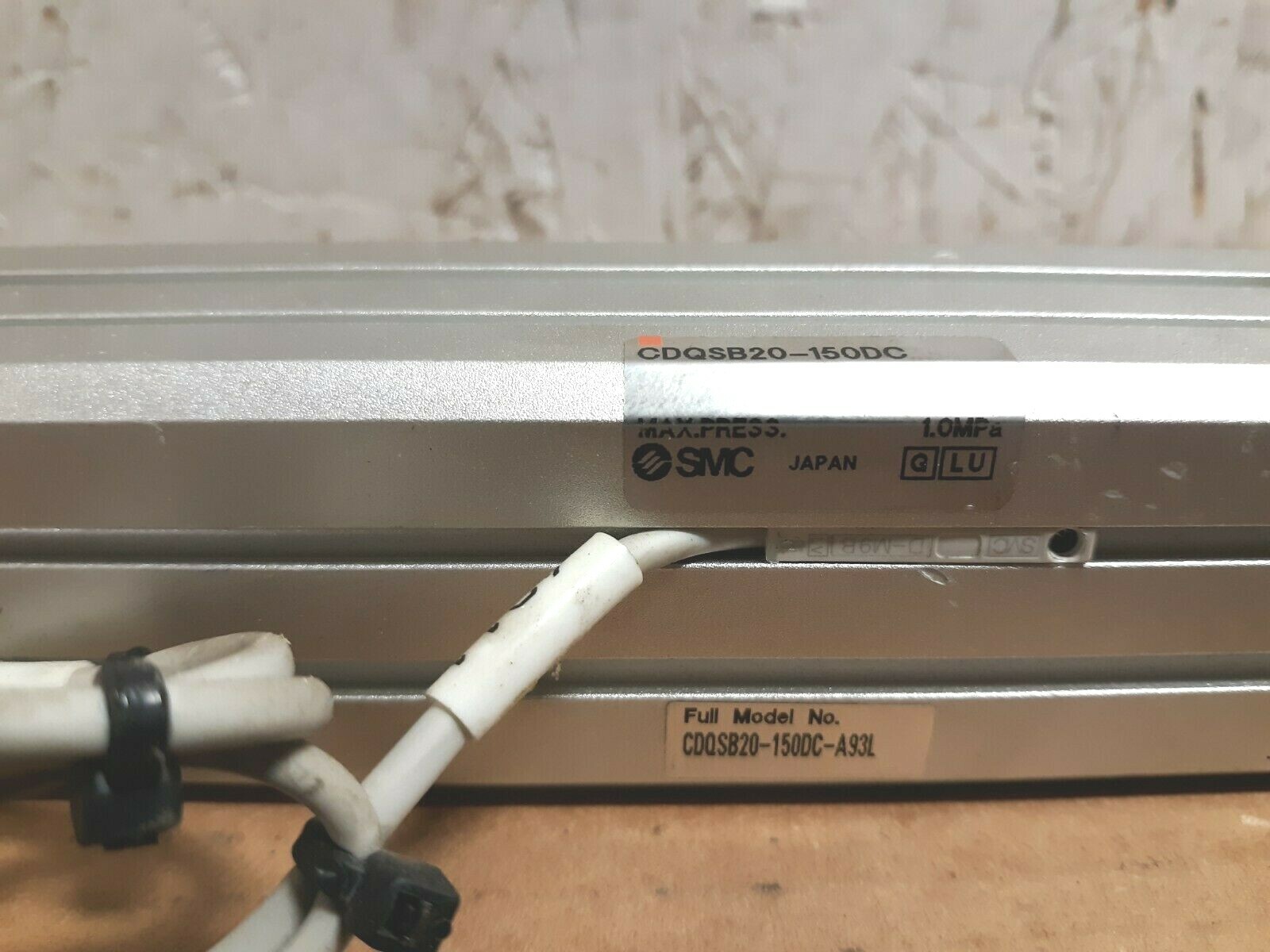 SMC Pnuematic Cylinder 20mm Bore & 150mm Stroke CDQSB20-150DC-A93L D124 ...