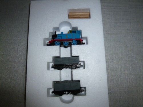 TOMIX Thomas the Tank Engine N Gauge Thomas and Freight Cars | eBay