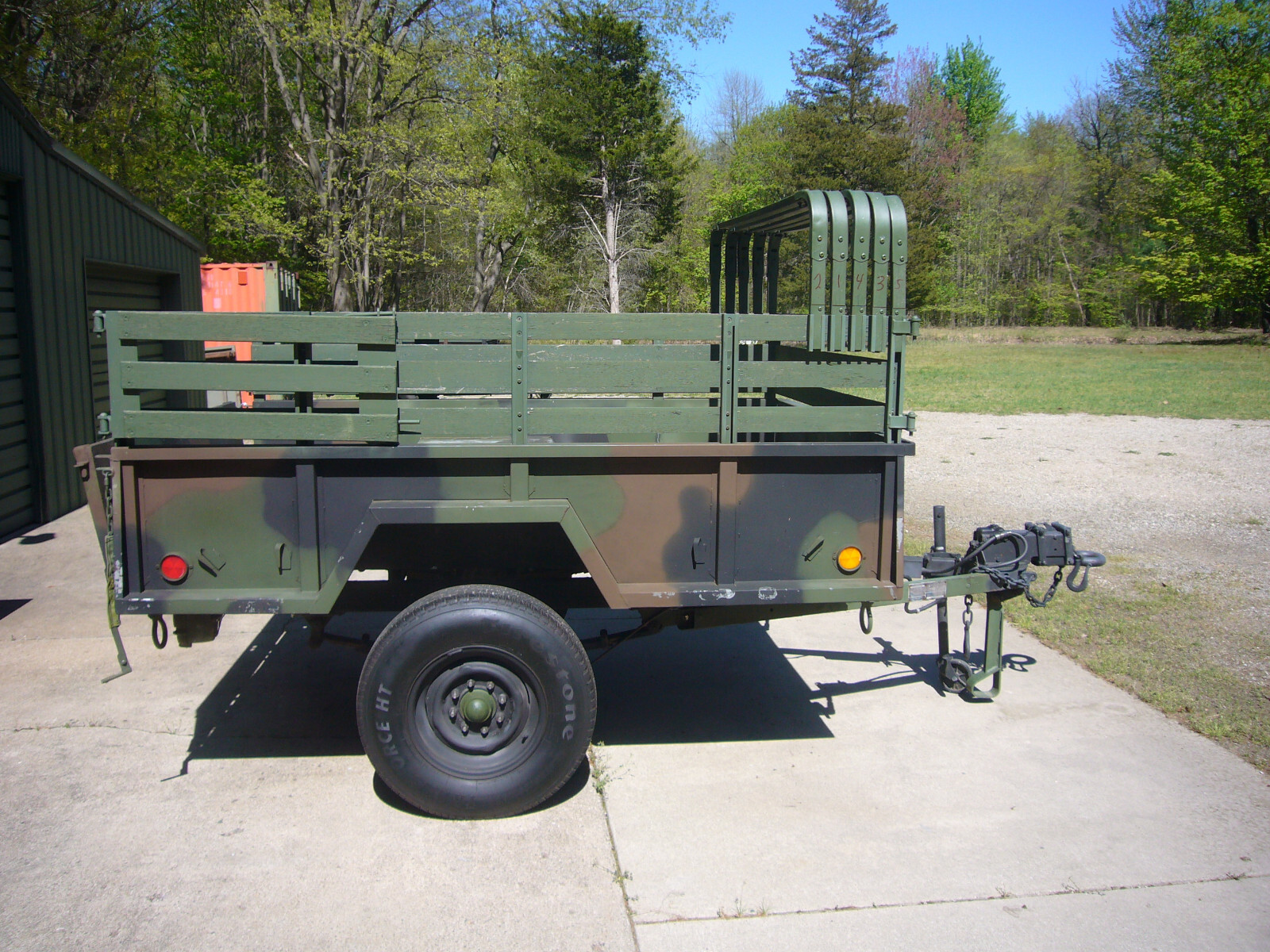 M101A2 3/4 TON MILITARY TRAILER. SURGE BRAKES. BOWS AND TARP INCLUDED ...