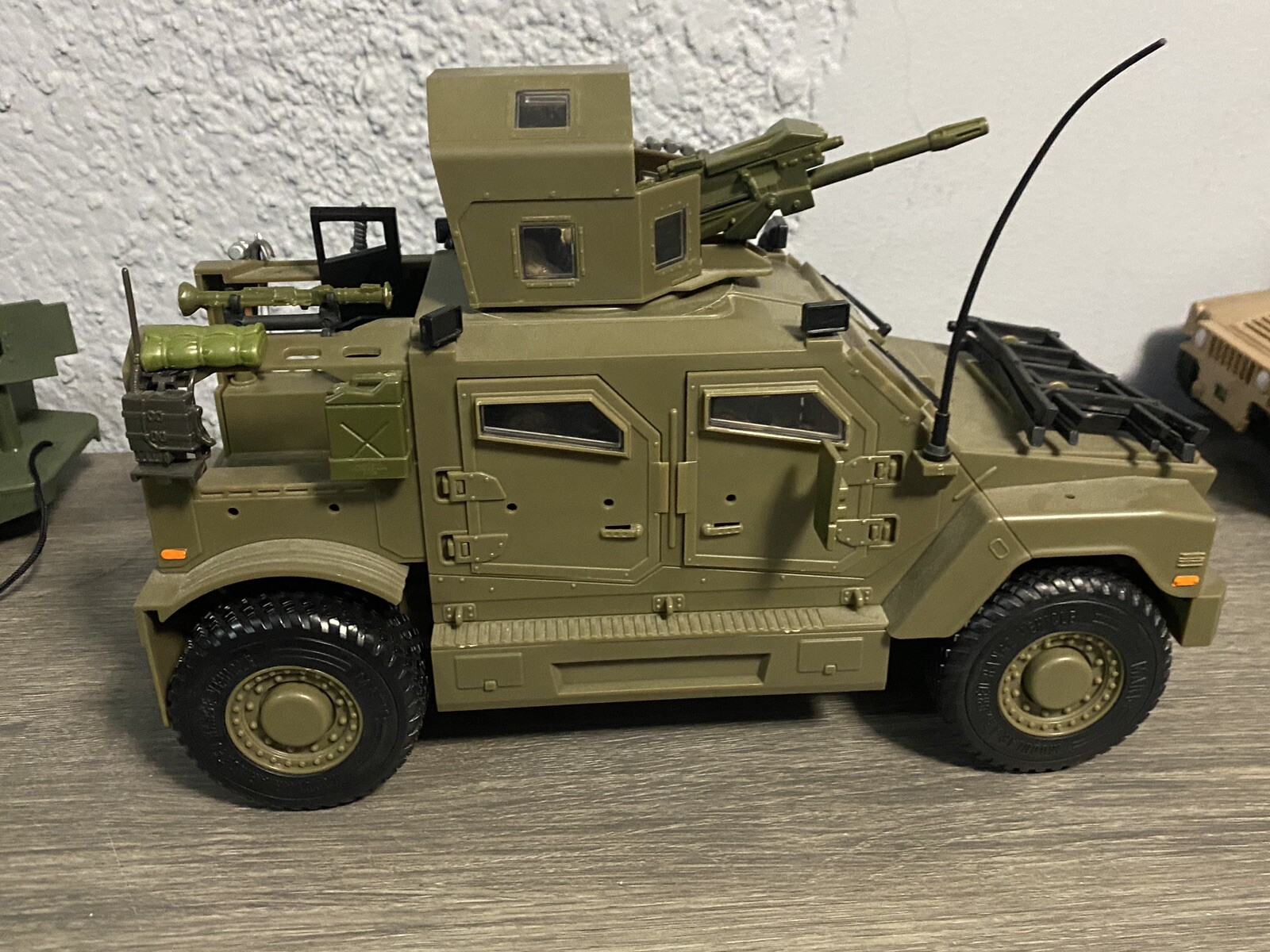 Marv truck 1/18 scale Elite force | eBay