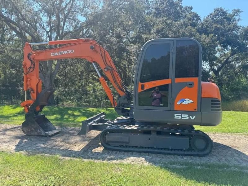 DAEWOO SL55 MINI EXCAVATOR - 5.5 TON - CAB MACHINE! | eBay