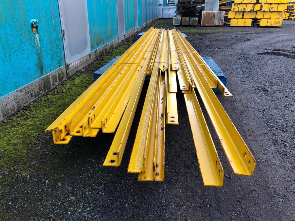 £15 per meter Approx 60mm X 60mm x 6mm Mild Steel Angle Iron Painted ...