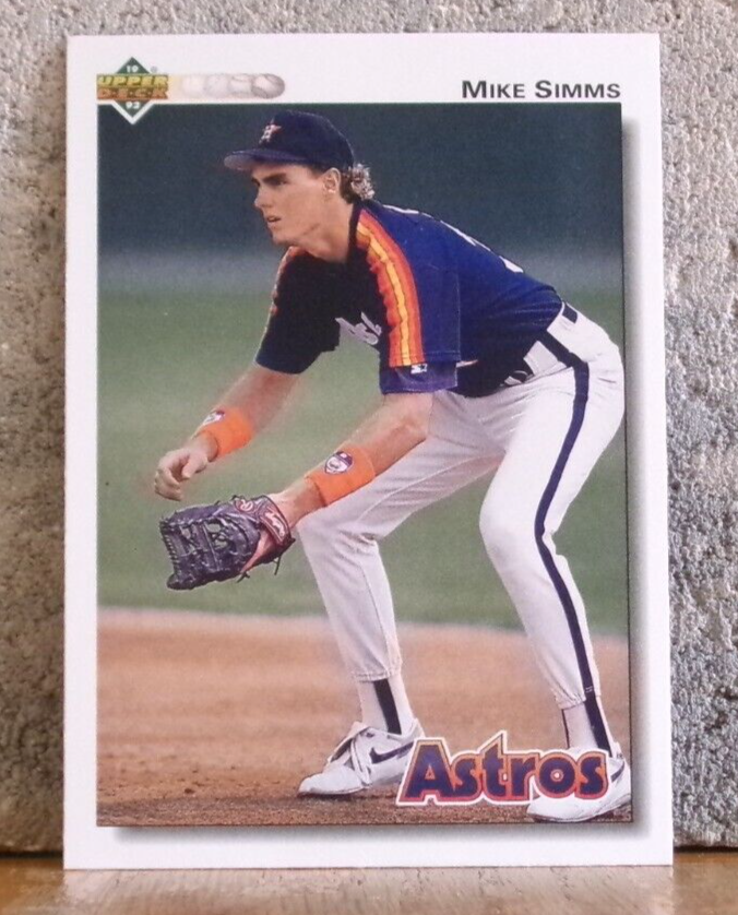 AWESOME PHOTO ON OLDER BASEBALL CARD HOUSTON ASTROS MIKE SIMMS FIELDING ...