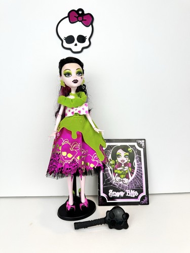 Monster High Snow Bite Draculaura Doll Once Upon A Time 2012 Mattel ...