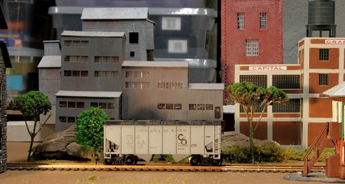 HO SCALE FREIGHT CAR - UNBRANDED CHESAPEAKE & OHIO COVERED CEMENT ...