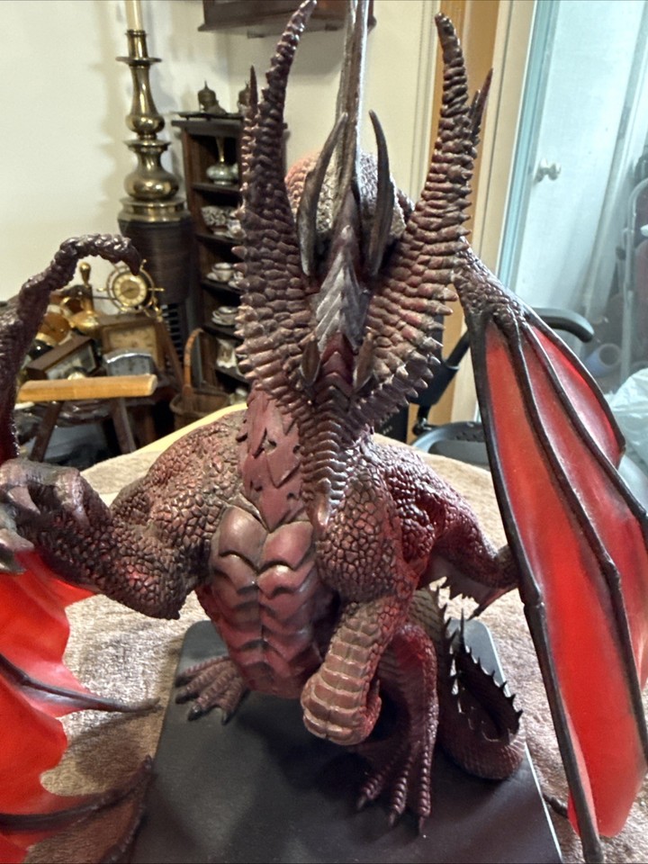 Dungeons & Dragons Icons Colossal Red Dragon Figure Limited Edition ...