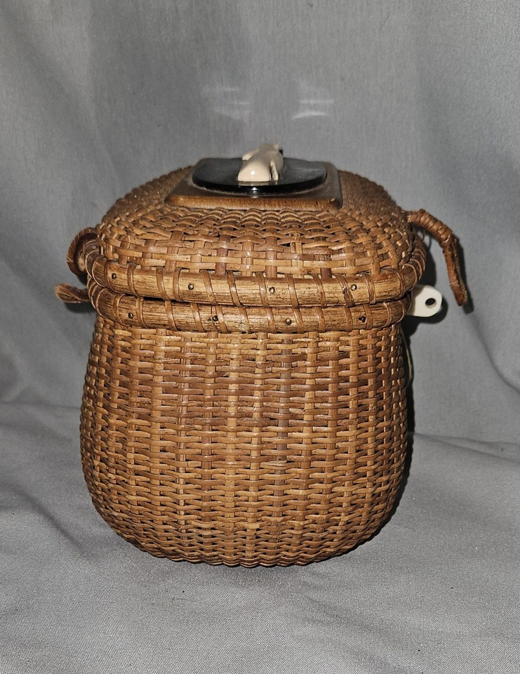 2004 FARNUM Nantucket Basket Purse w/David Goldsmith Faux Scrimshaw ...