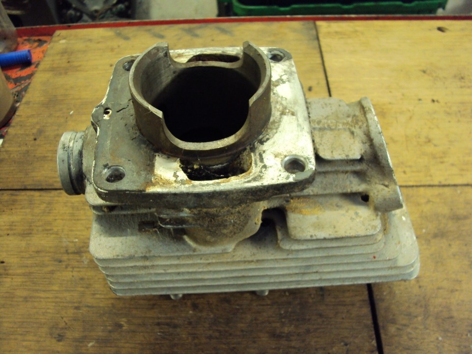 Suzuki GT550 GT 550 Middle Engine Cylinder Barrel Bore Assy | eBay UK