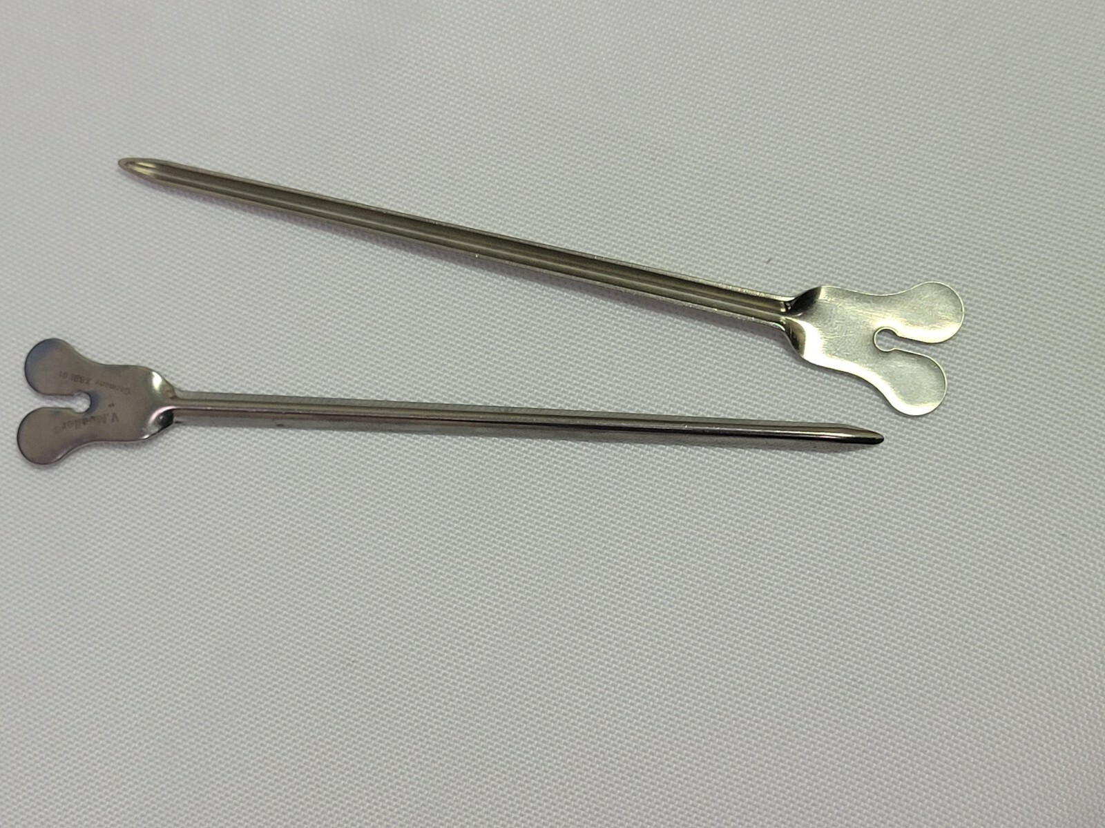 Pair of V. Mueller SU10820550 5.5" Grooved Probe Directors Orthopedic ...