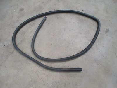 Maserati Quattroporte - LH Door Rubber Gasket # 67475500 | eBay