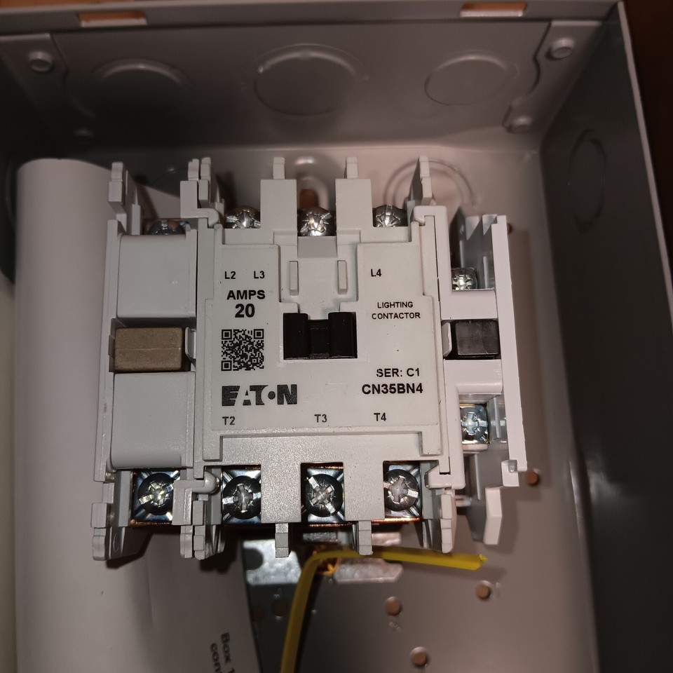 NEW EATON ECL03B1A4A ENCLOSED 20 AMP LIGHTING CONTACTOR 4-POLE CN35BN4 ...