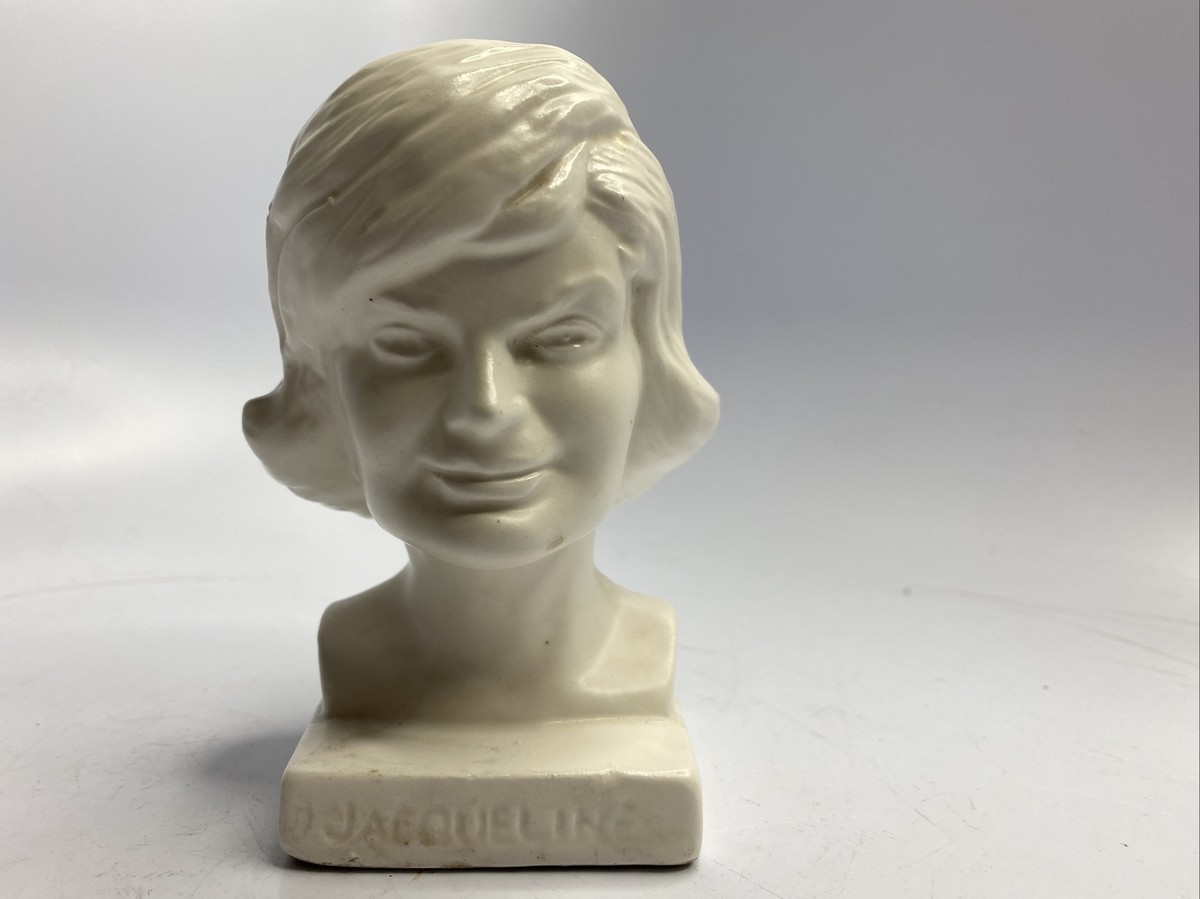 Jackie Kennedy Statue