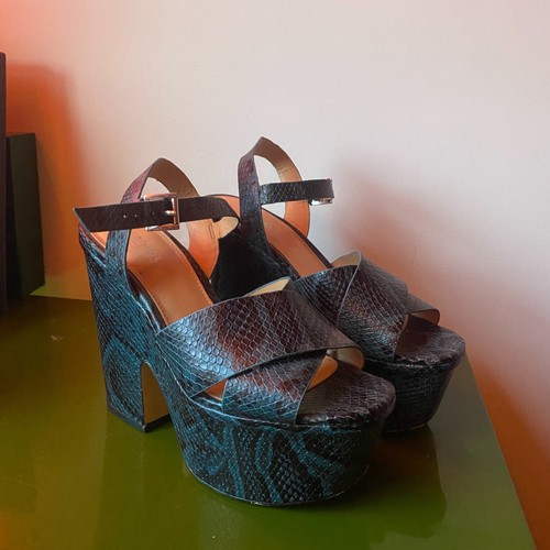 INCREDIBLE Michael Kors ELECTRIC BLUE Snake Skin Platforms | eBay