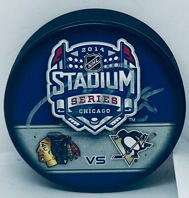 Andrew Shaw Chicago Blackhawks signed 2014 Stadium Series Puck ...