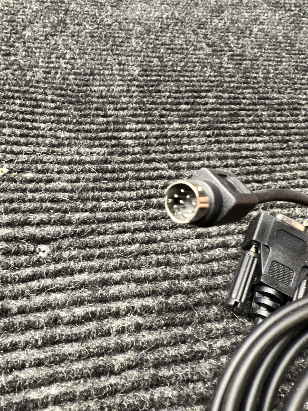 Polycom Fx Serial Cable 10FT Female DB9 to Male 8-pin mini DIN 2457 ...