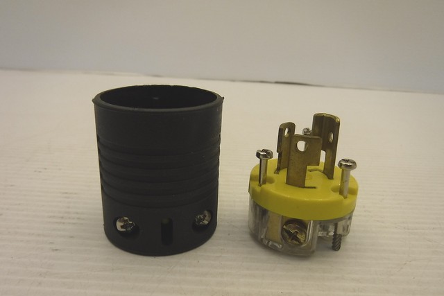 Pass & Seymour NEMA L7-15p Twist- Lock Plug 15a 277v for sale online | eBay