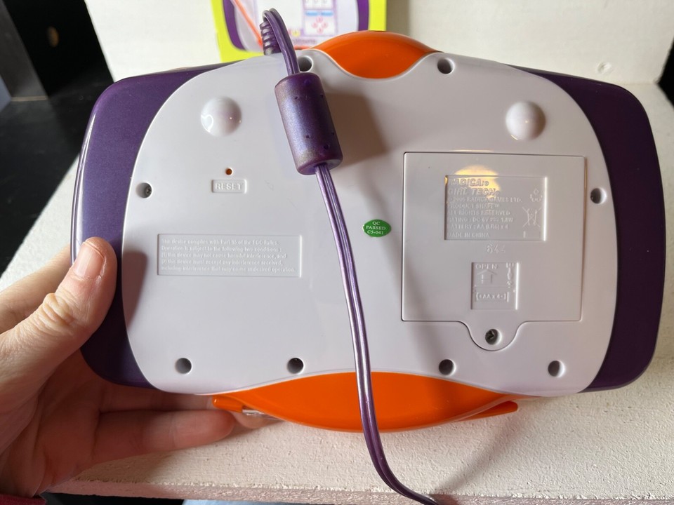 Digi Makeover by Girl Tech with built in digital camera to see who you ...